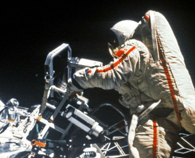 SilverMedals.net | » Woman, Second to Fly in Space